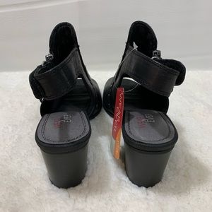 Wear Ever | Shoes | Wear Ever Ultra Comfort Iceland Bootie Size 9 ...